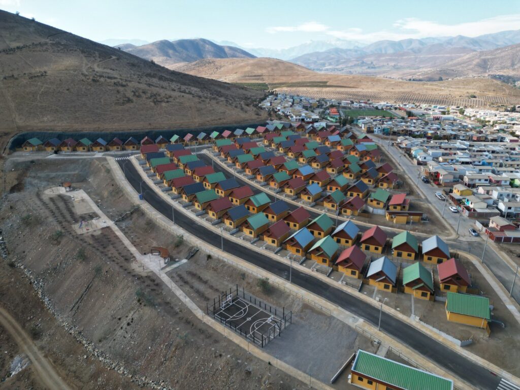 Inauguran proyecto de viviendas “Construyendo Juntos” que beneficia a 199 familias de Illapel ...